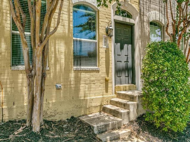 391 E Main Street