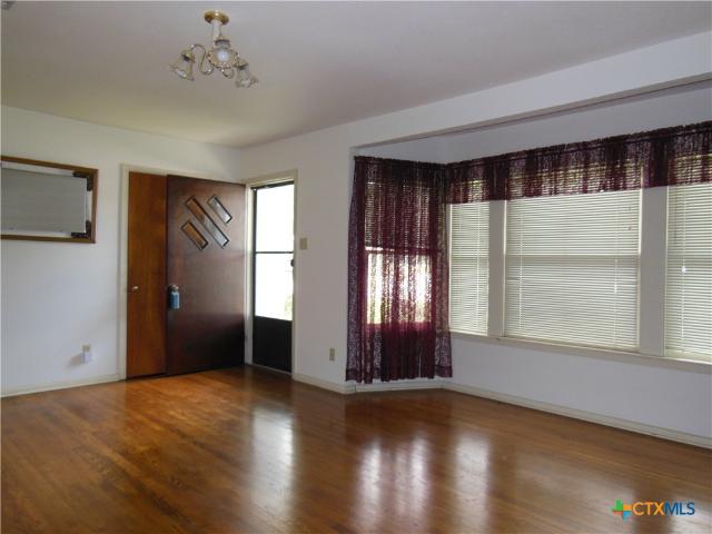 391 Oakcrest