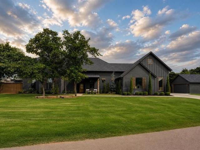391 Old Creek Rd, Edmond, OK 73034