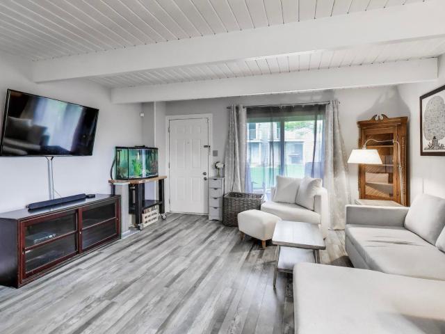 391 Meadow Green Lane