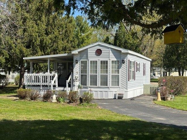 391 Skyline Dr, Edgerton, WI 53534