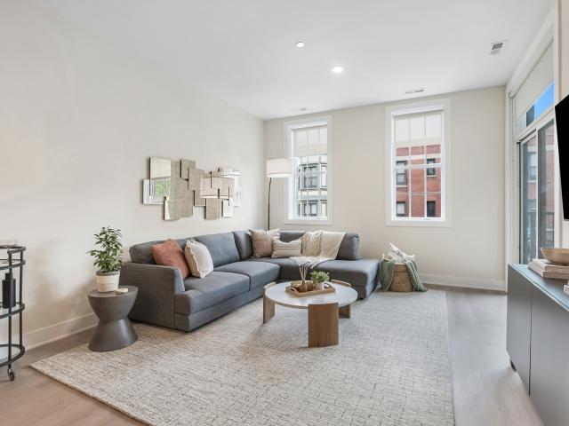 3924 N Lincoln Ave, Unit 504, Chicago, IL 60613 | MLS #12624 | Compass