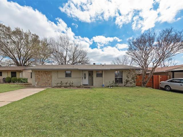 3924 Emerald Dr, Mesquite, TX 75150 | MLS #21201 | Compass