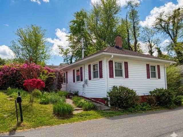 3925 Old Bayside Rd, Chesapeake Beach, MD 20732