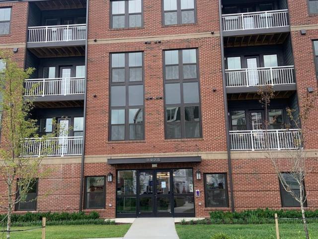 3925 Fair Ridge Dr, Unit 301, Fairfax, VA 22033 | MLS #VAFX2307 | Compass