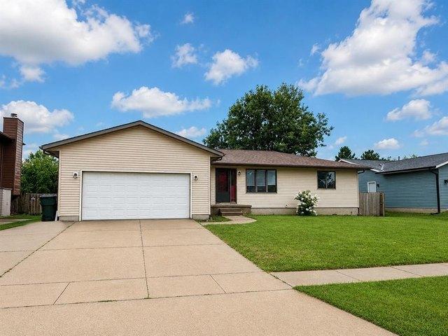 3925 Heather Ct SW, Cedar Rapids, IA 52404