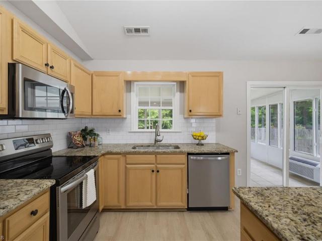 3925 Hickswood Forest Court