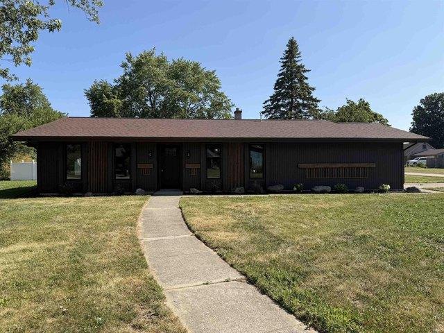 3925 Shannon Dr, Fort Wayne, IN 46835