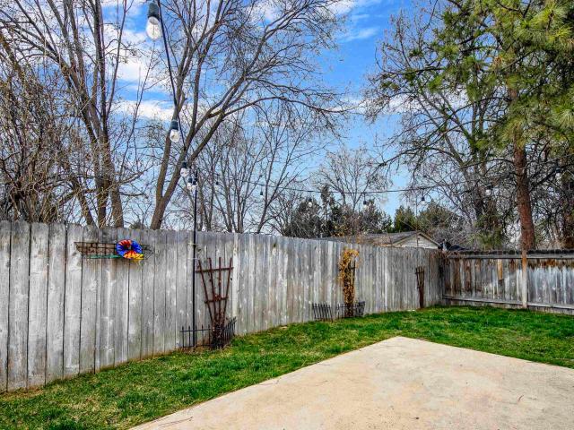 3925 W Garnet Street