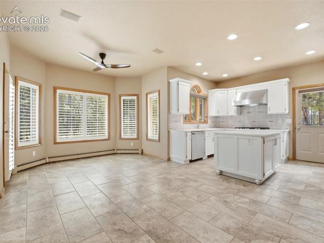 3925 Wavy Oak Drive