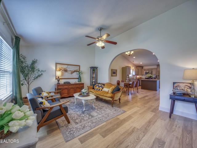 3926 Mountain Vista Rd