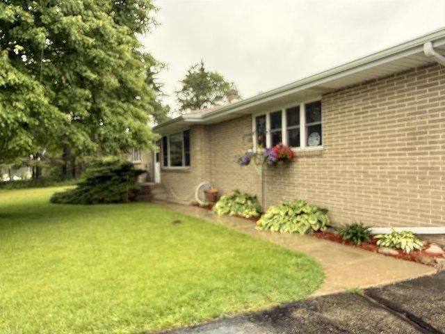 3926 N Harmony Town Hall Rd, Janesville, WI 53546