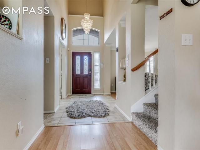 3926 Rolling Oaks Dr, Carrollton, TX