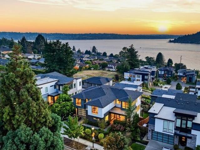 3927 Park Ave N, Renton, WA 98056