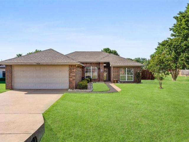 3928 Country Meadows Cir, Granbury, TX 76049
