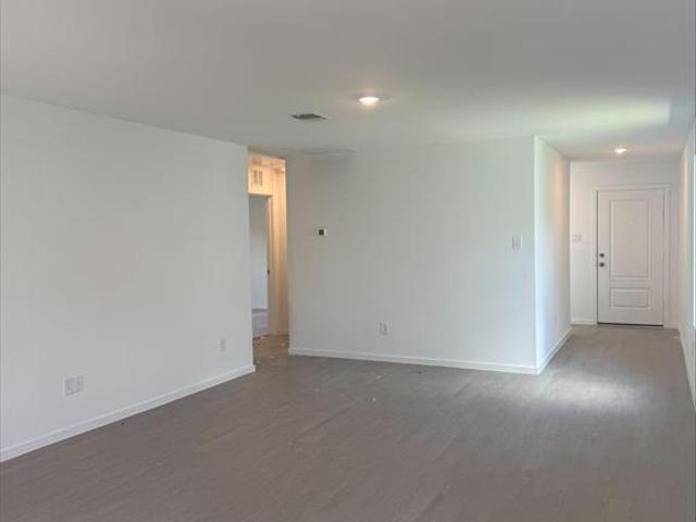 3928 Superior Place