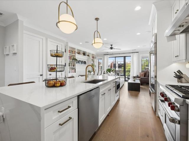 3929 N Greenview Avenue # 3
