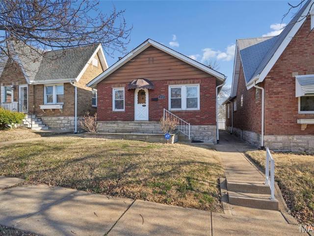 3929 Burgen Ave, St. Louis, MO 63116 | MLS #25081