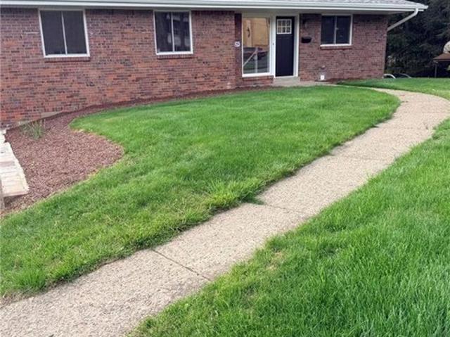 3929 Cape Cod Dr, Pittsburgh, PA 15239
