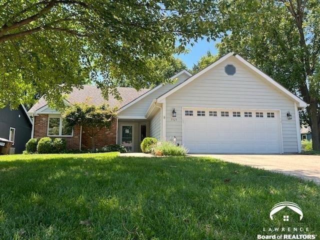3929 Stetson Dr, Lawrence, KS 66049