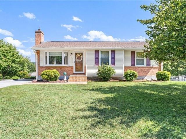 3920 Meadowlark Rd, Roanoke, VA 24018
