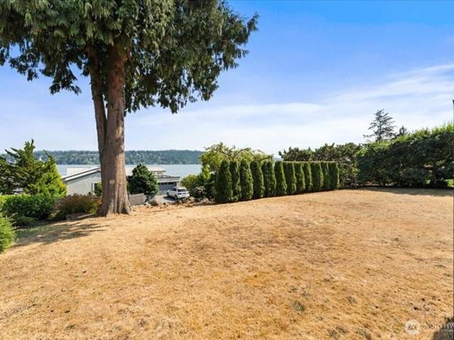 3920 NE 157th Pl, Lake Forest Park, WA 98155