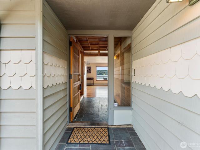 3920 NE 157th Place
