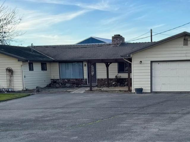 3920 S Olden Way, Toppenish, WA 98948 | MLS #26 1148 | Compass