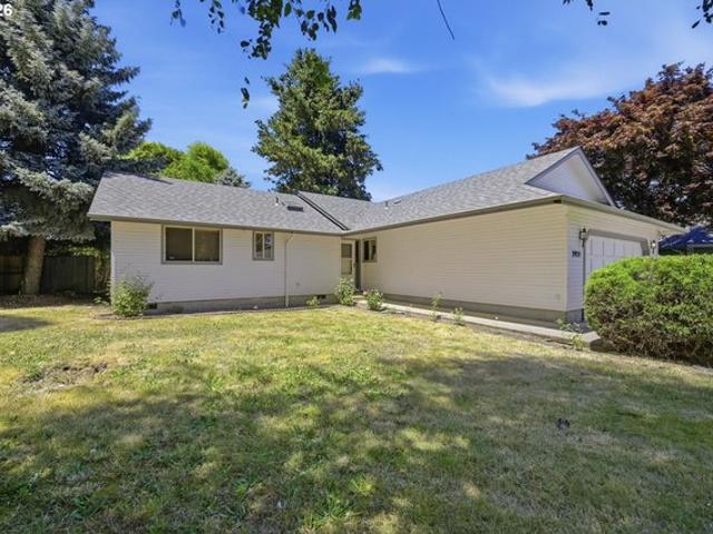3921 N Clarey St, Eugene, OR 97402