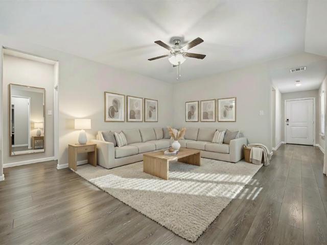 3921 Oak Creek Circle