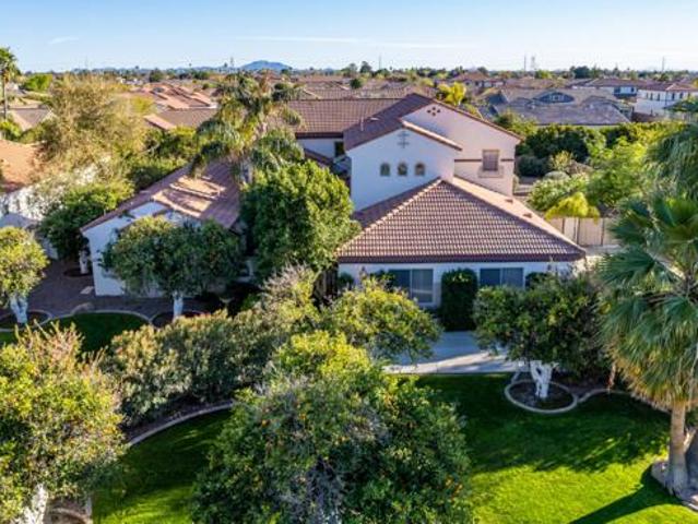 3921 E Fairfield Cir, Mesa, AZ 85205