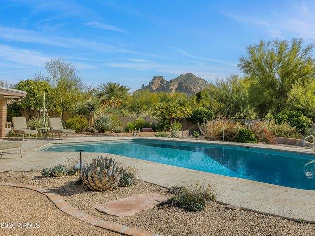 3921 E San Miguel Ave, Paradise Valley, AZ 85253
