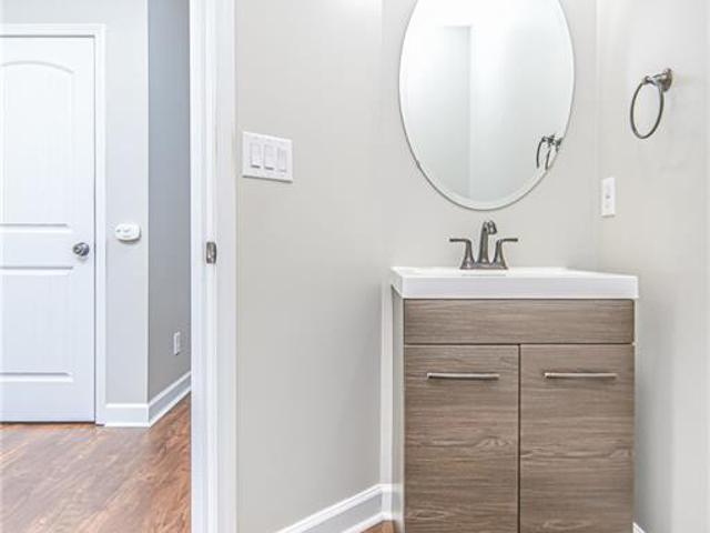 3921 Quarry Hollow Drive