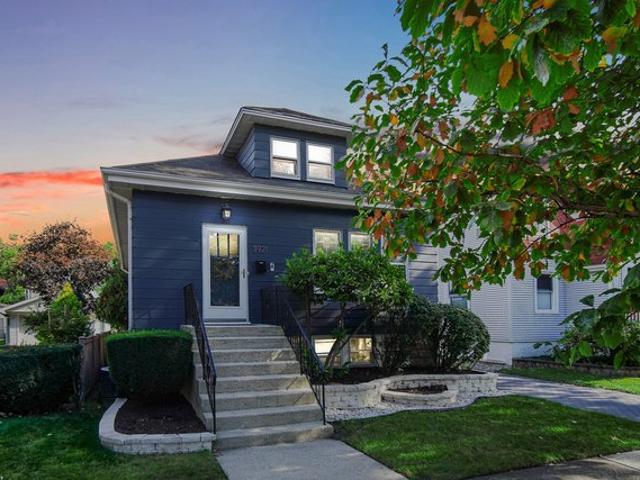 3921 Sunnyside Ave, Brookfield, IL 60513