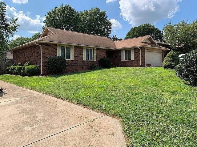 3921 S Cutler Ct, Springfield, MO 65807
