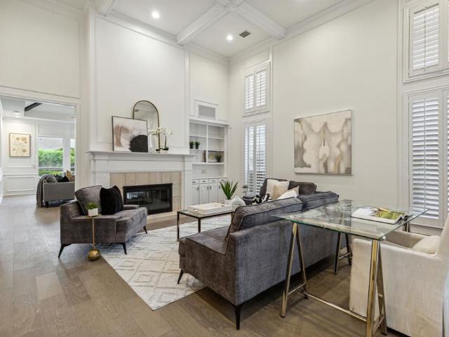 3921 Woodlawn Lane