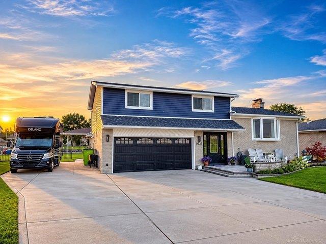 39228 Venetian Dr, Harrison Township, MI 48045