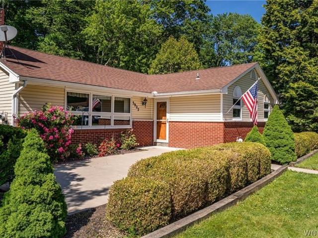 3922 N Hampton Brook Dr, Hamburg, NY 14075