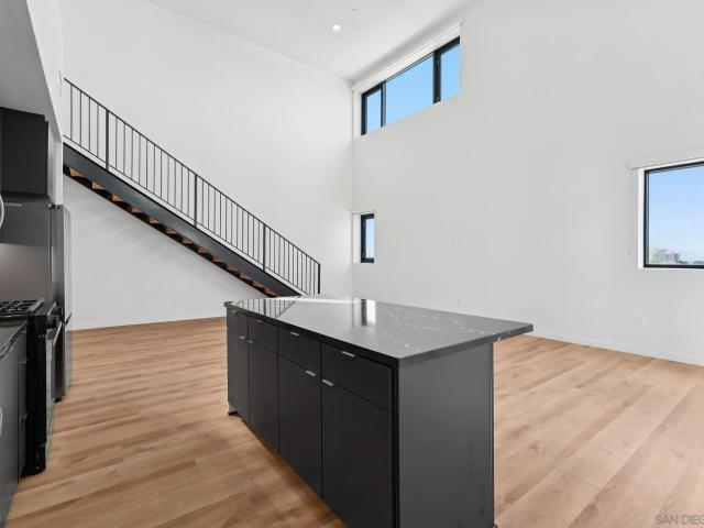3922 Park Blvd # 601