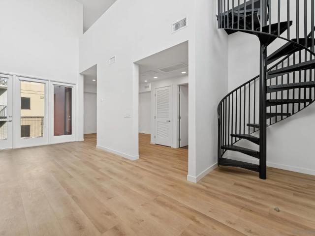3922 Park Blvd # 603