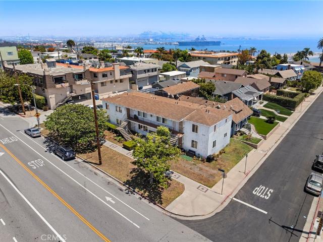 3922 S Pacific