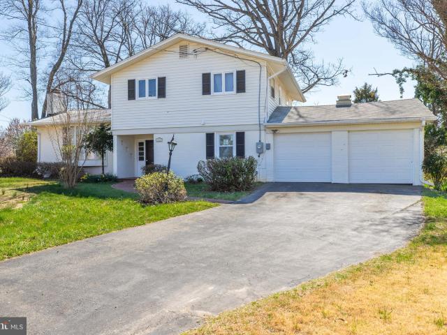 3923 Forest Grove Dr, Annandale, VA 22003 | MLS #VAFX2297 | Compass