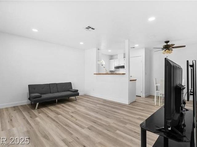 3923 Gogo Way Unit 106, Las Vegas, NV 89103