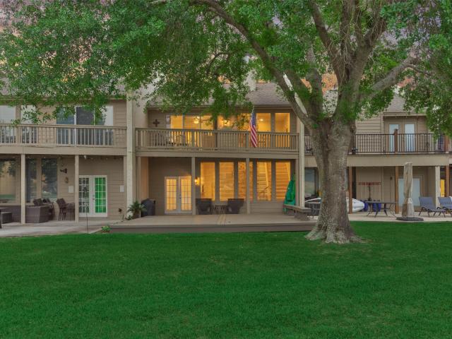 3923 Lakewood Drive