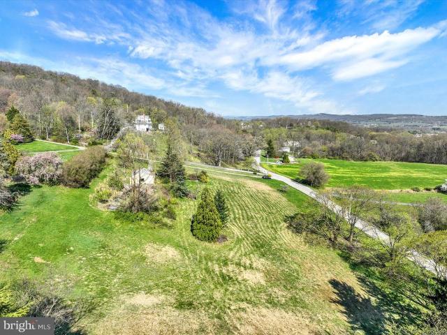 3923 Ridgewood Road