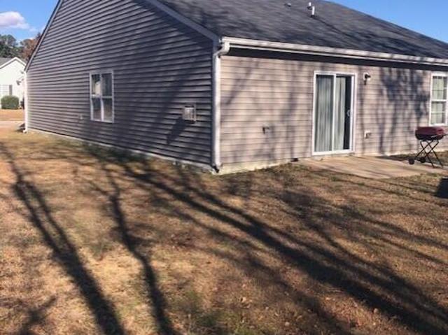 3923 Sabre Lane