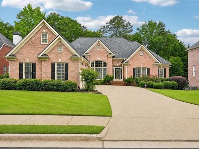 3923 Springtree Ln, Hoschton, GA 30548