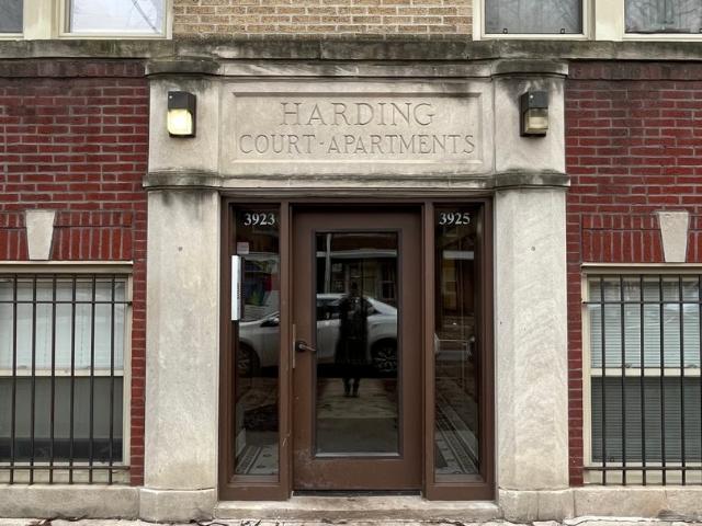 3923 W Ainslie St, Unit 1E, Chicago, IL 60625 | MLS #12525 | Compass