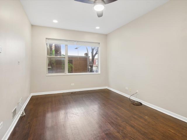 3923 W Ainslie Street # 1E