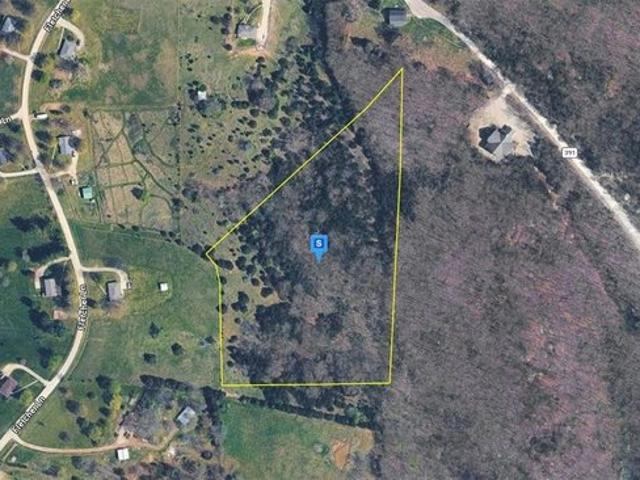 392 Country Mdw Ln, Holts Summit, MO 65043